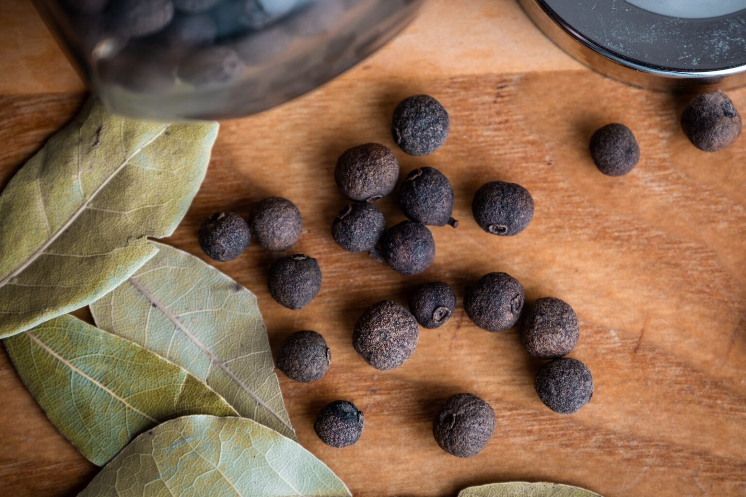 9 Best & Easy Substitutes For Allspice